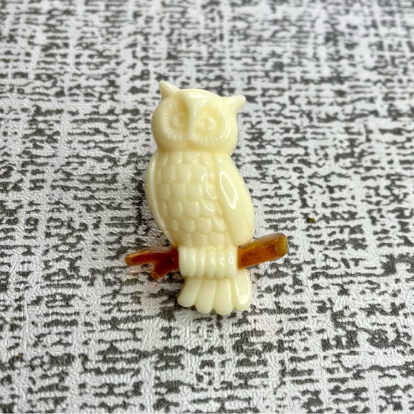 Avon | Jewelry | Vintage Avon Owl Pin Cream Amber | Poshmark